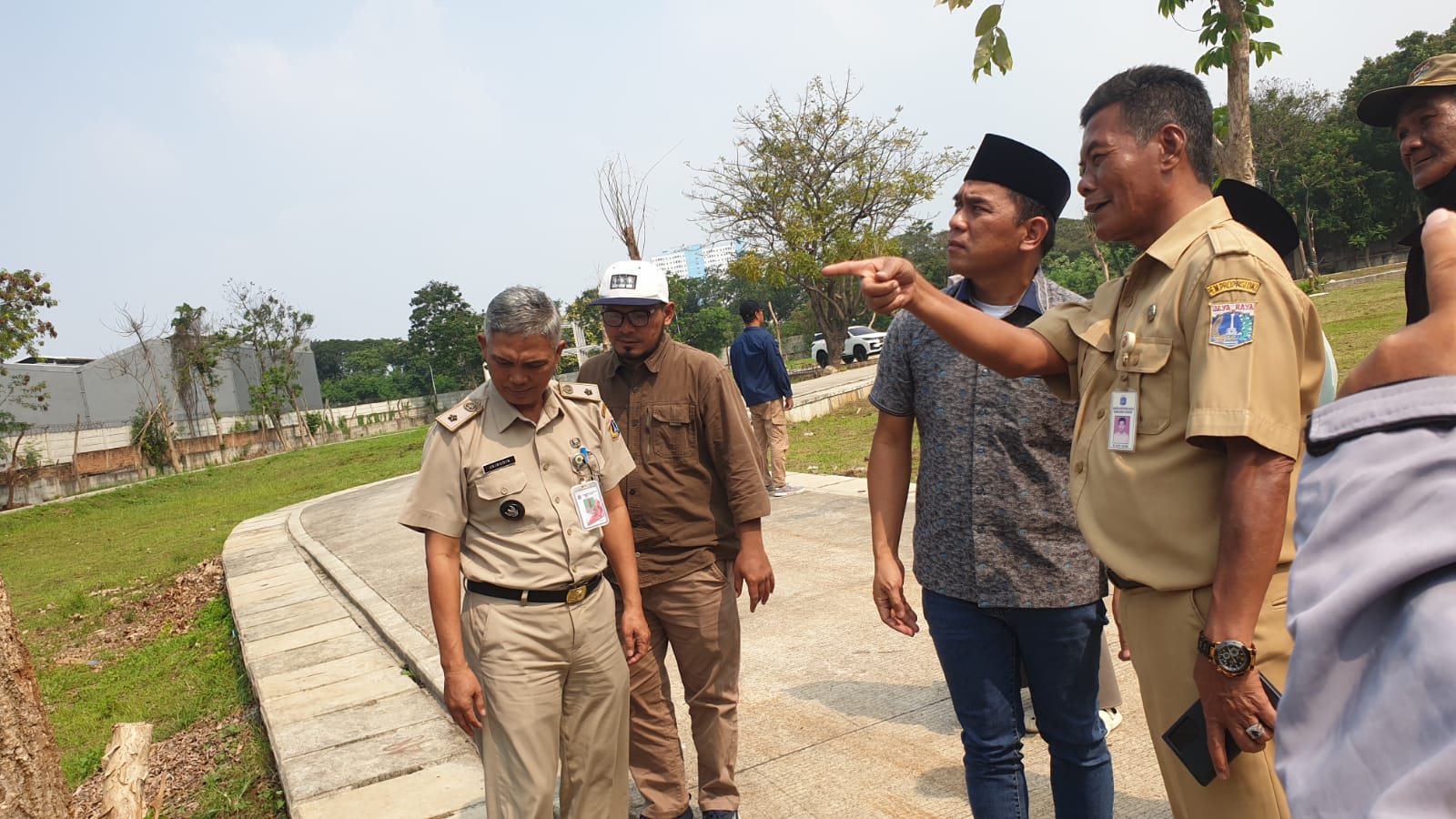 Anggota DPRD DKI Jakarta Tegaskan TPU Rawa Terate Jakarta Timur Dibuka ...